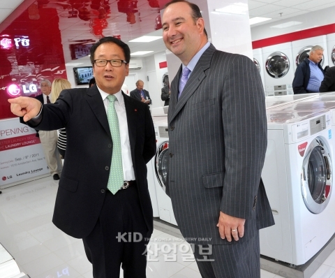 미국서 상업용 세탁기 사업 강화에 나선 LG